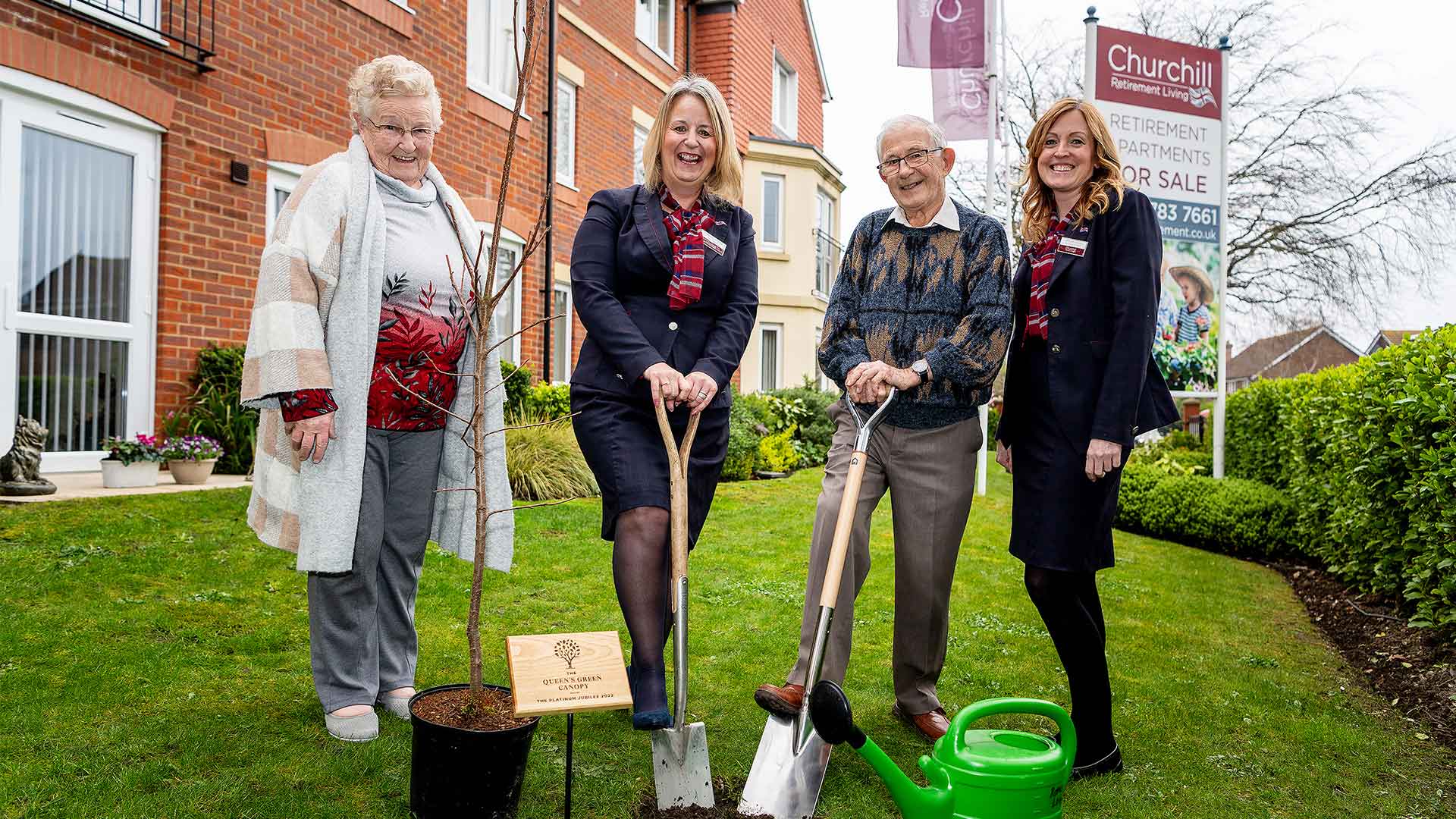 Highcliffe retirees plant a tree for the Queen’s Jubilee - Churchill Living